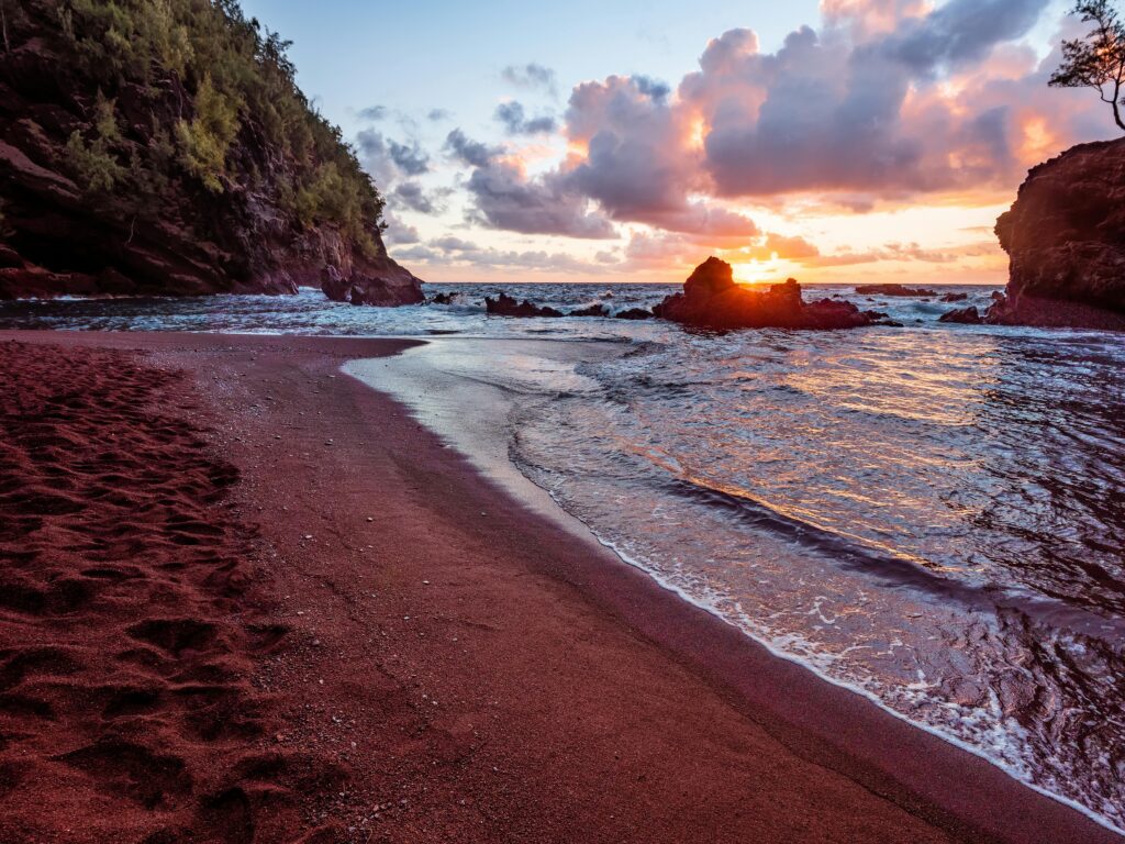 10 Red Sand Beaches in the World: A Complete Guide